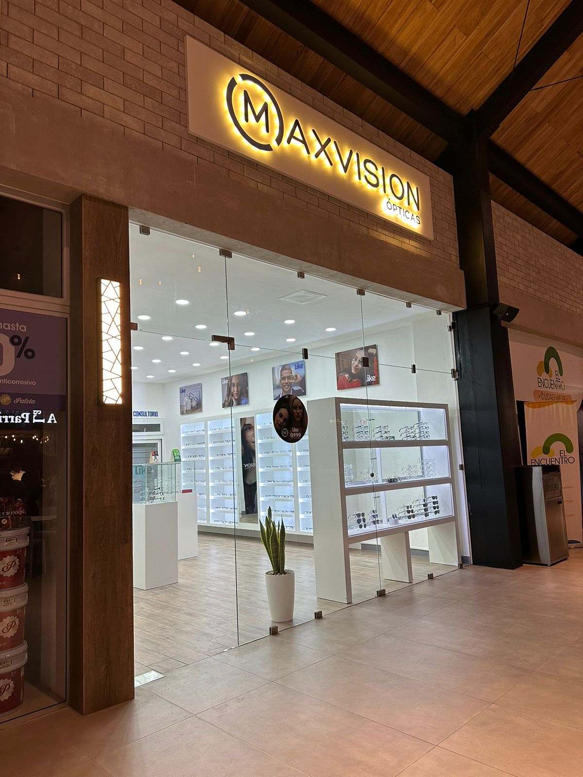 Ubicaciones y horarios – MaxVision